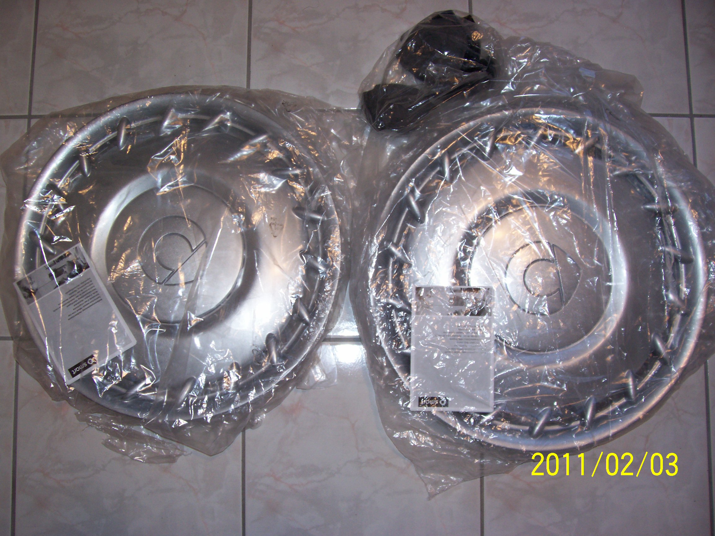 Smart fortwo hubcaps for sale - Classifieds - Parts and Accessories ...